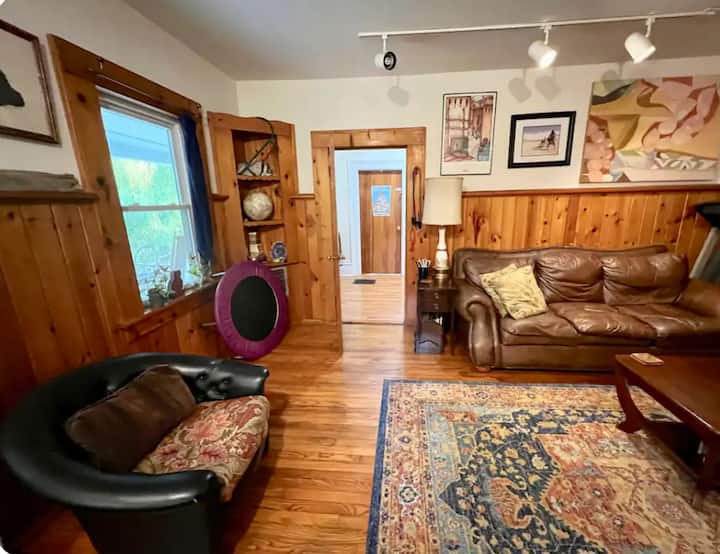 2 Bedrooms In Spacious Cozy Farmhouse - New Paltz, NY