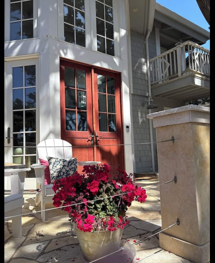 The Isabella House, Steps From The Beach - Big Sur, CA