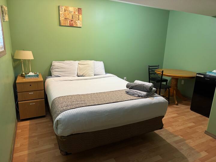 R Home Away From Home 1 - Lloydminster