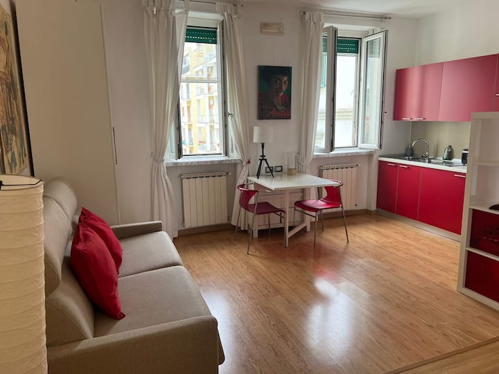 Monolocale Via Scarlatti Completamente Arredato - Naples, Italie