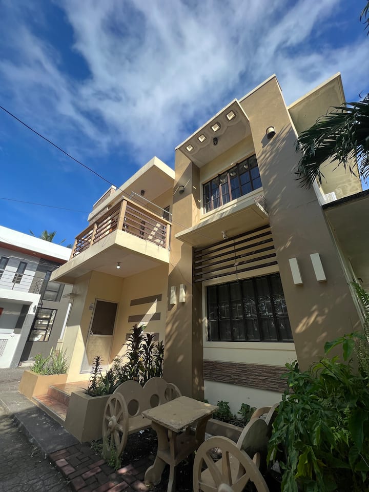 Casa Porfiria (Exclusive Whole House) - Legazpi City