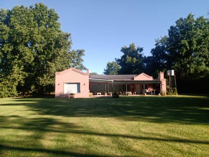 Casa Tipo Campo En Zona Polo - Villa Rosa