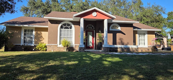 Serene Mountain Retreat With Pool - Groveland, FL