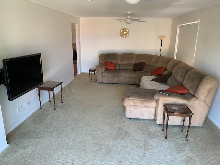 Spacious Room Available In An Ideal Location - Gold Coast