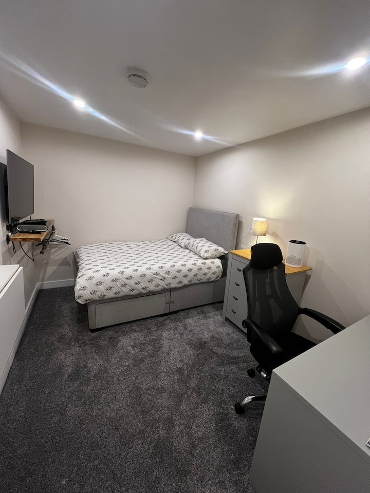 Private En Suite Room Like A Studio With Kitchen - Crawley
