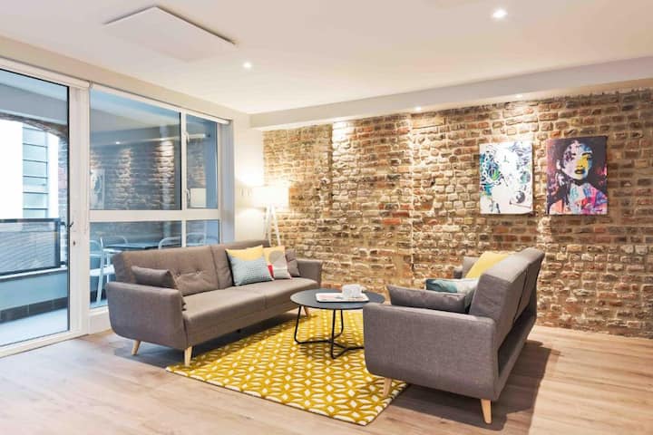 Temple Bar 2 Bedroom Deluxe Apartment - Sleeps 7 - Dublin