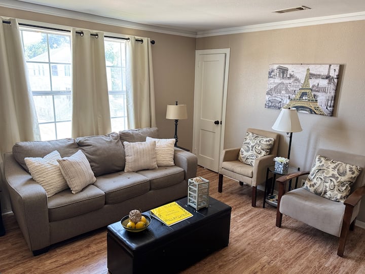 Tj's On Mandeville - New Orleans, LA