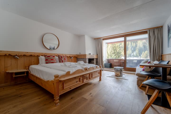 Modern Laax Apt, Swimming Pools, Wellness & Tennis - Laax