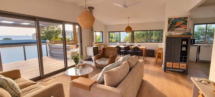 Newly Renovated Potluck Cottage - Sandbaai