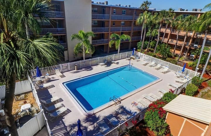 Easy Living - Largo, FL