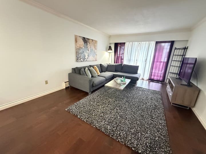 Spacious & Comfortable 2 Bedroom Near Vgh - Vancouver