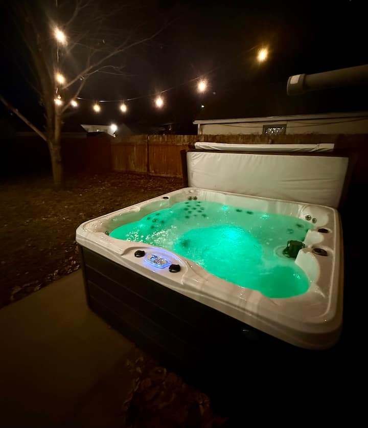 *>A Rustic Villa On Vincent Avenue W/ Hot Tub* - Minneapolis