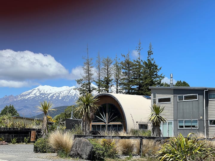 Warm & Comfortable For Your Alpine Adventures! - National Park - New Zealand