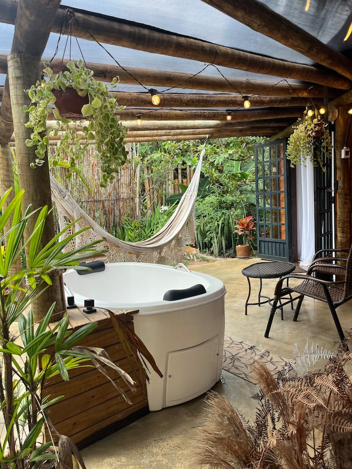 Bamboo House C/ Vista, Banheira E A/c. - Goiás (estado)