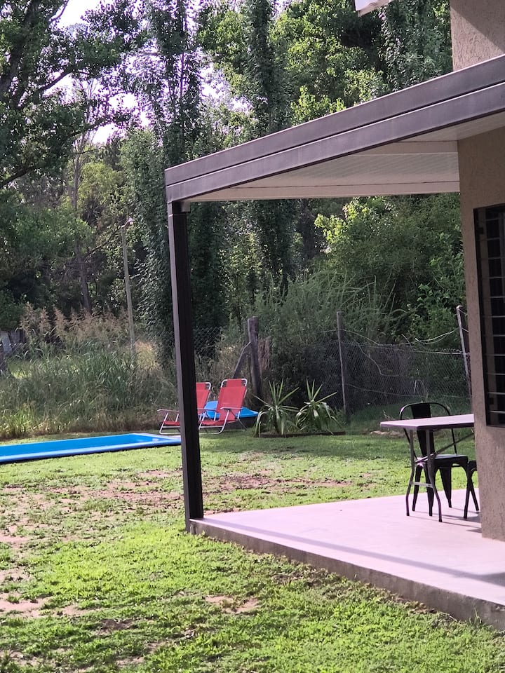 Alquiler Tiny House Con Pileta Y Patio A La Plaza - Argentinië