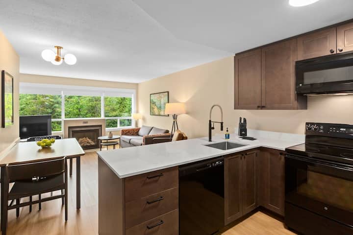 2bd View Condo Whistler Creekside Village Sleeps 8 -