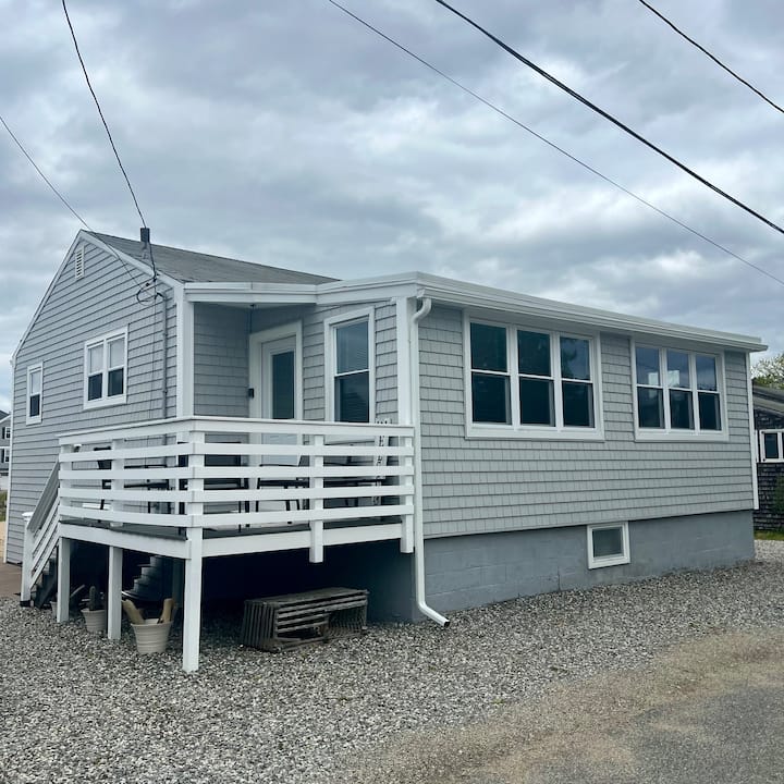 Coastal Plum Island Cottage Steps From Beach - Newburyport, MA