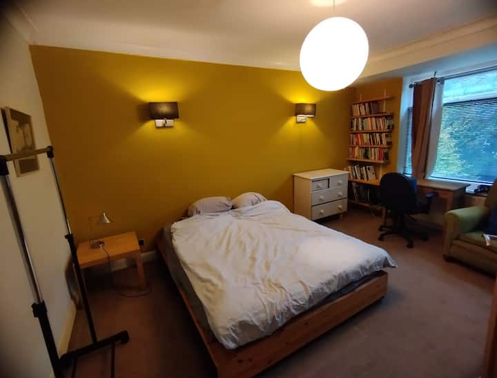 Double Bedroom With Own Bathroom In Meanwood Ctr - Leeds