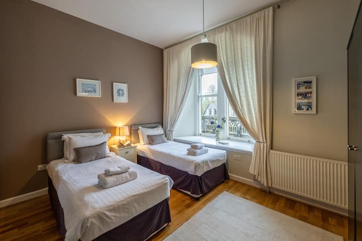 Apartment In Old Abbey, With Loch Ness Views . - Loche Ness
