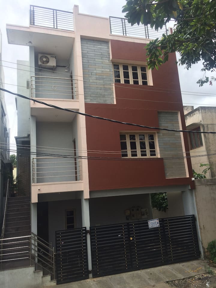 4 Bhk Duplex Villa In Rajarajeshwari Nagar - Bangalore