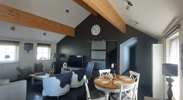 Les Champs Aux Boules. Gîte 2/4p:ambiance  Cosy. - Florenville