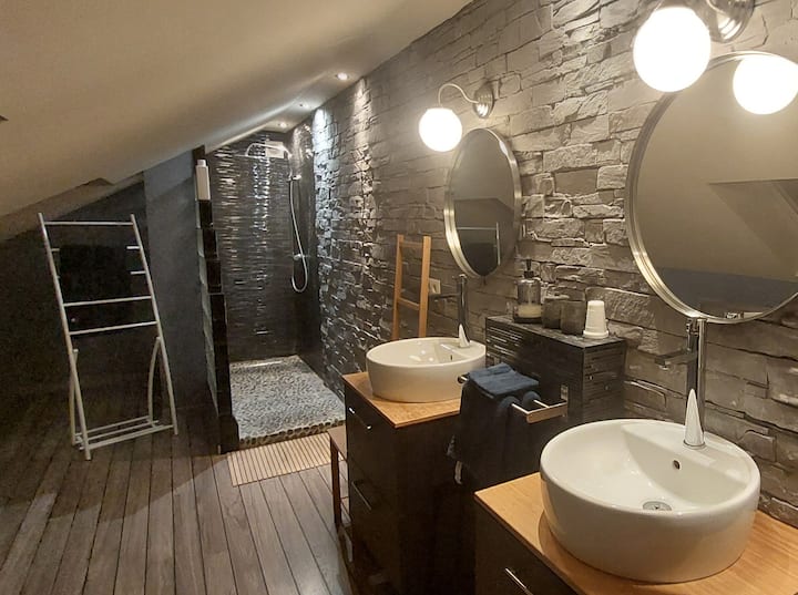 Les Champs Aux Boules. Gîte 2/4p:ambiance  Cosy. - Bertrix