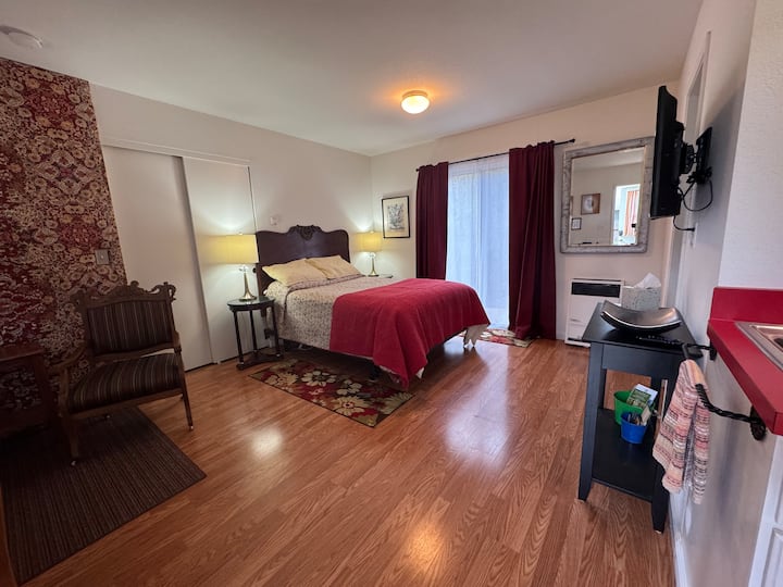Hidden Studio, Contact-free Check In - Santa Rosa, CA