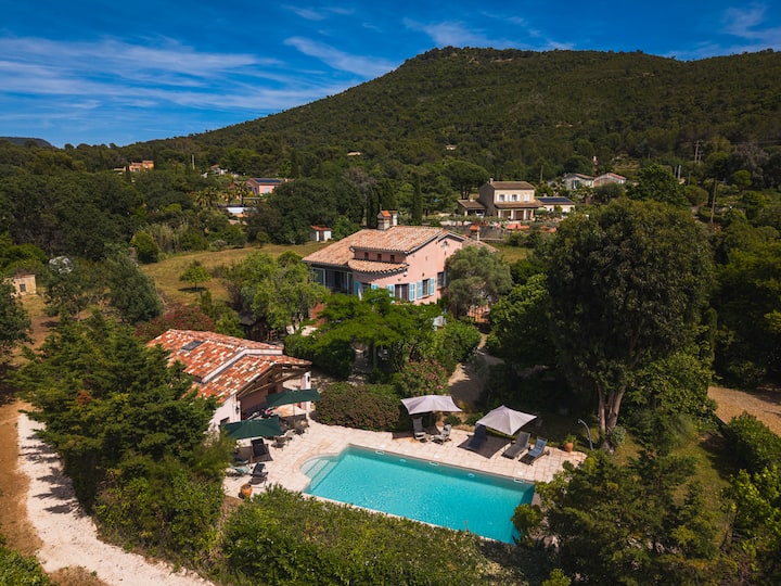 4* Alte Weingut Villa Mit Beheiztem Pool & Meerblick - Carqueiranne