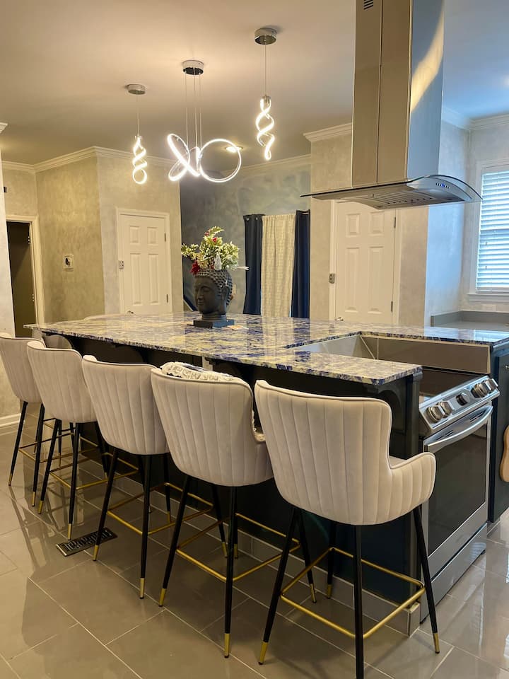 West Atlanta House “International Oasis W Atl” - Atlanta, GA