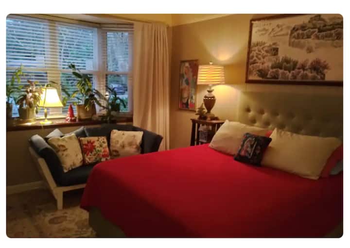 Cozy Studio Escape Close-in Kitchen Pool Wrk-space - Tallahassee, FL