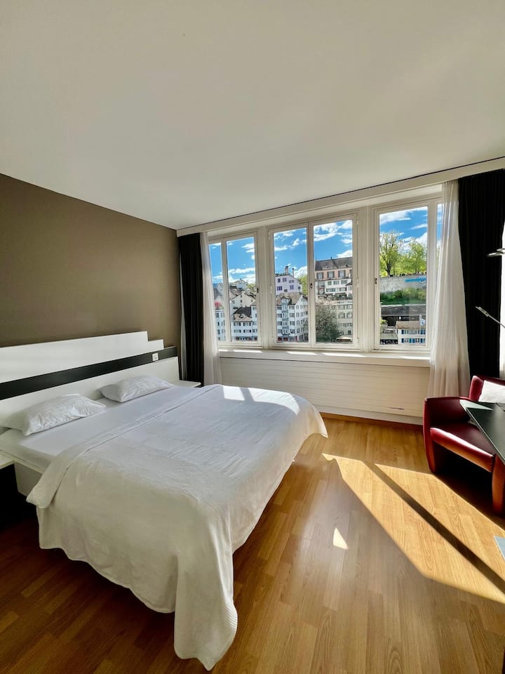 New ! Luxury Studio With Spectacular Views ! - Zurich