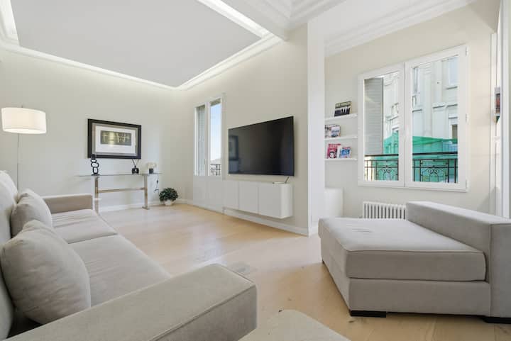 Elegant Stay In Madrid’s Golden Triangle - Madrid