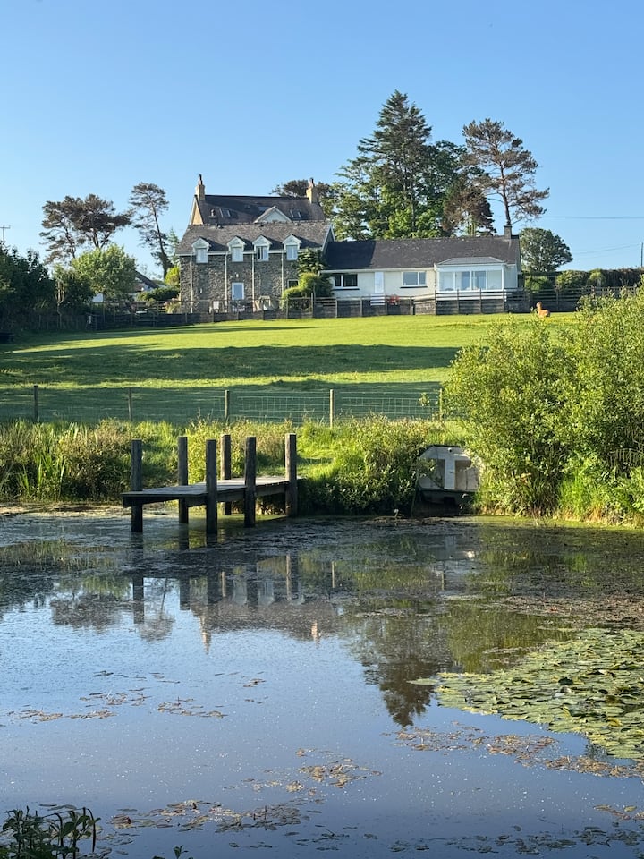 Single Level Peaceful Home With Sea Views. - Aberaeron
