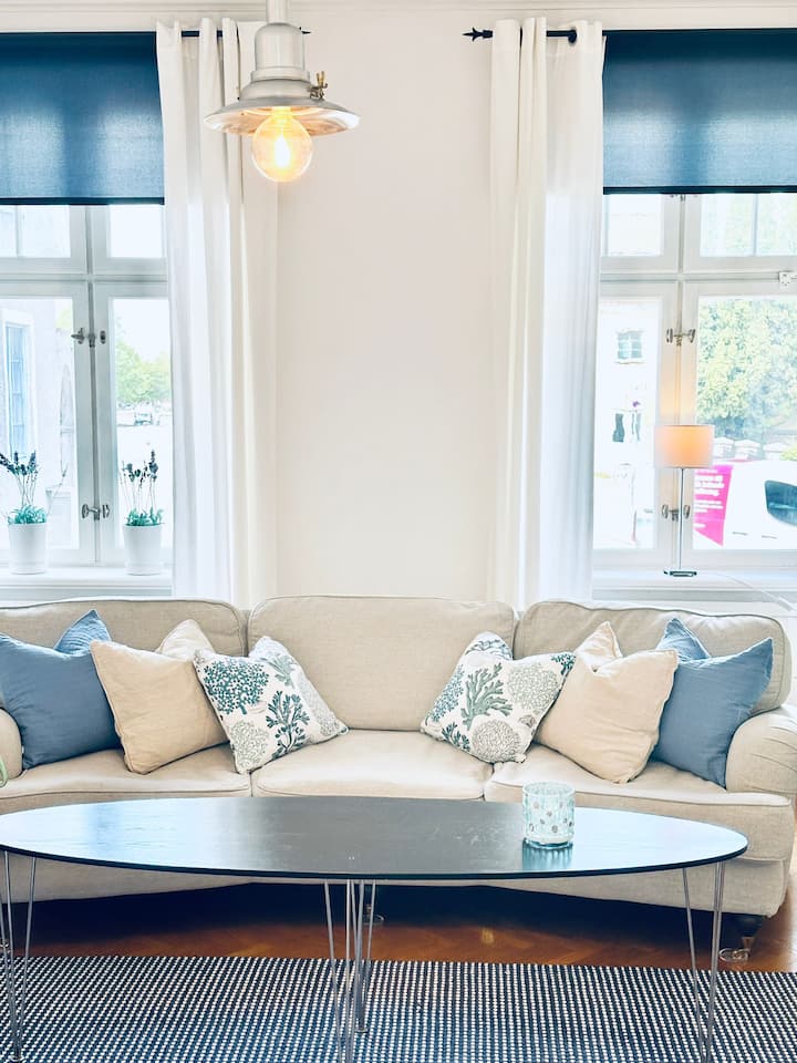 Exclusive In Visby With Pool, City Wall & Sea View - Visby