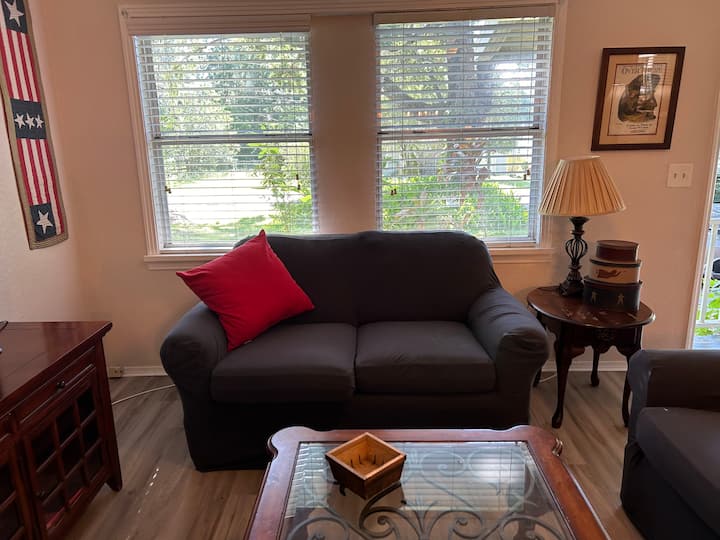 3br/2bath/large Fenced Yard...in Downtown - Bonnie Lake, Brooksville