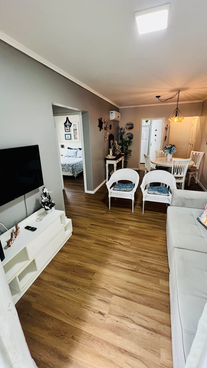 Quadra Mar, 02 Quartos, óTima Localização. - Balneário Camboriú