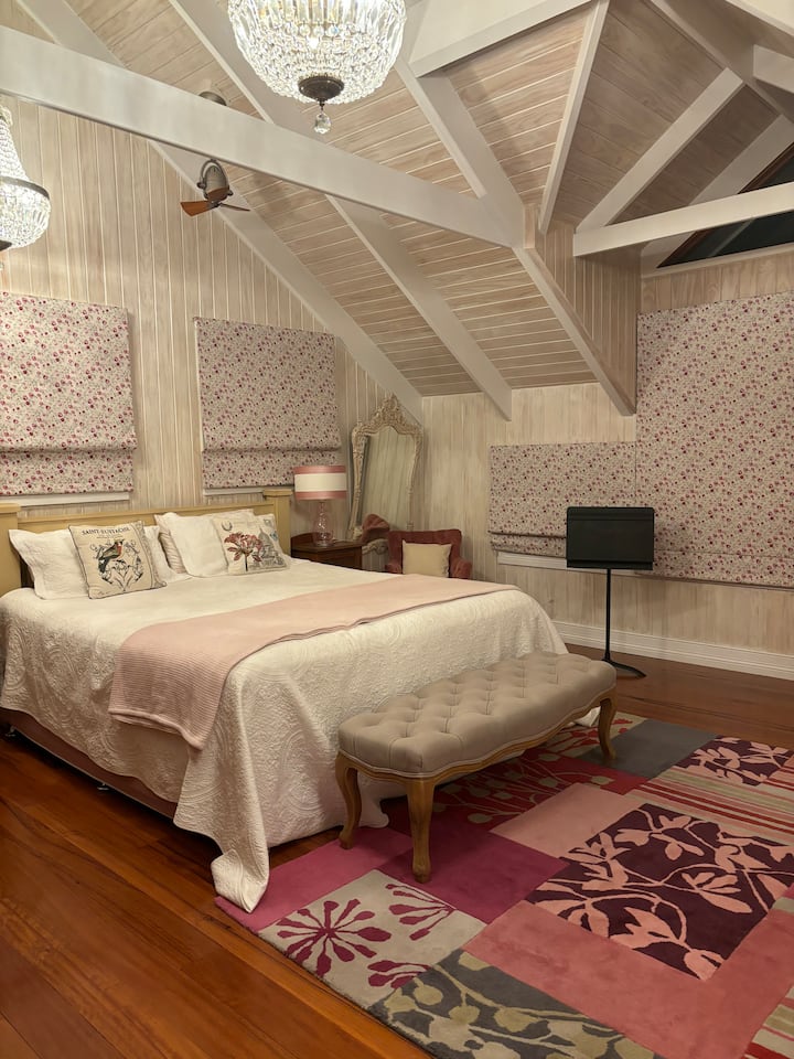 Luxury Guesthouse - Rockhampton