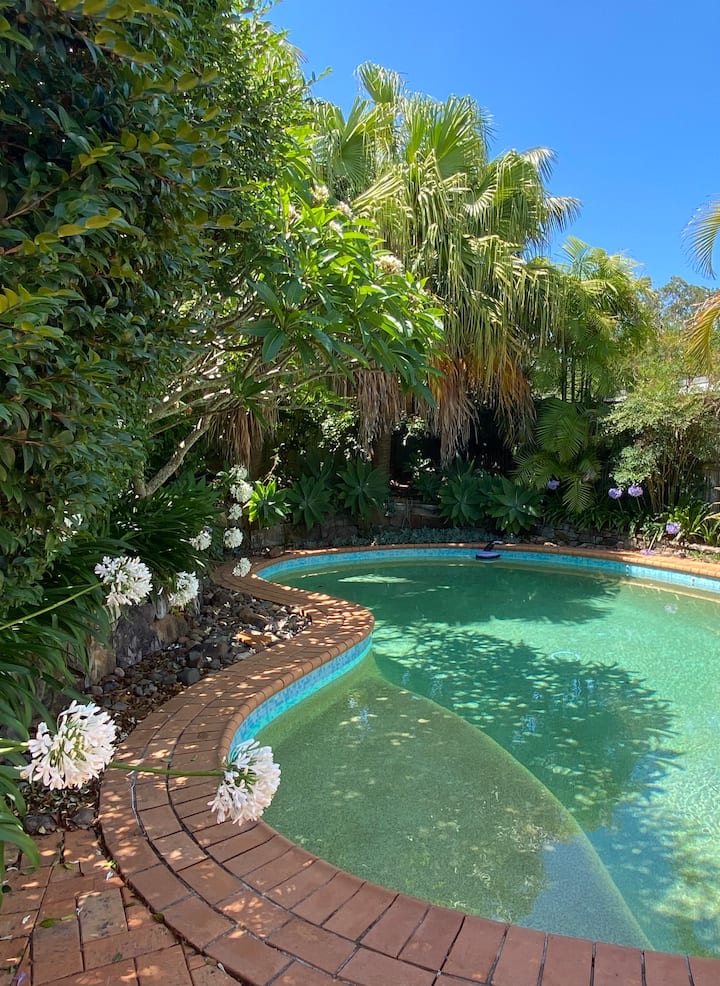 Beachside Cabin + Solar Heated Pool @ Spoon Bay - Central Coast