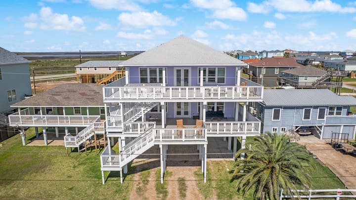 Sea Palace, On The Beach - Surfside Beach, TX