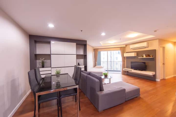 Awesome2bed2bath/family/pools/5mins Walk To Mrt - Khlong Toei