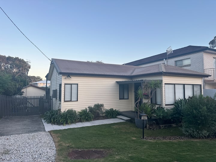 Wamberal Beach Cottage - Terrigal