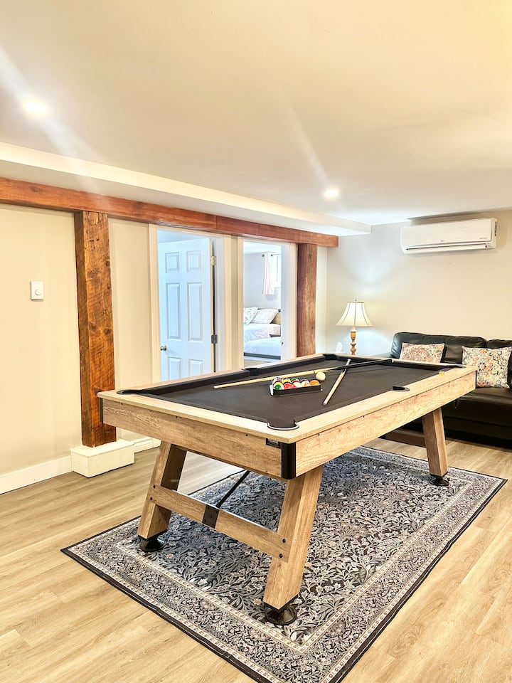 8-bed Central Location| Clean• Parking• Fast Wifi - Moncton