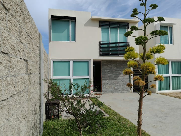 4 Bed Vacation Home. Min Away From Downtown. - Cabo San Lucas