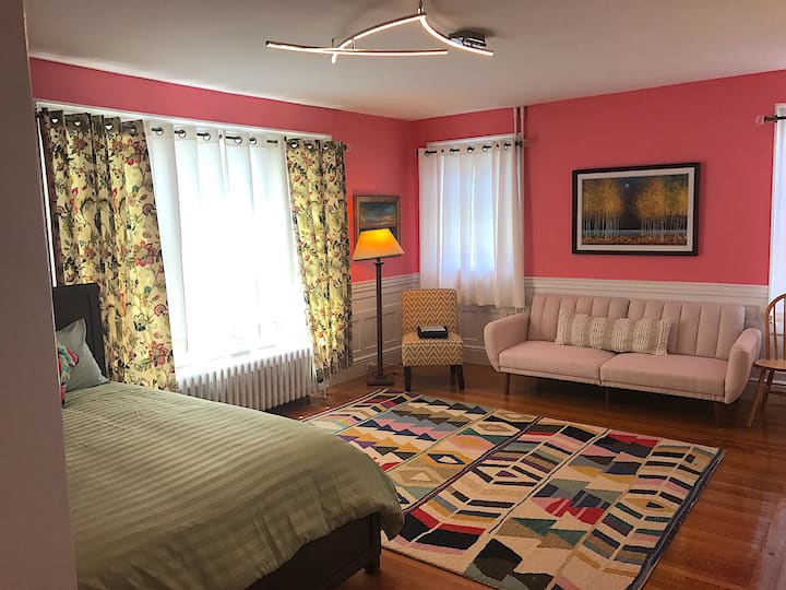 3 Queen Huge 1-bdrm Beverly Farms - Hamilton, MA