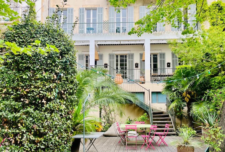 Grand Duplex Avec Jardin Dans Marseille - Parking - Marseille