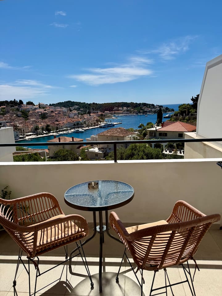 Cozy Apartment Tonka With City View - Hvar
