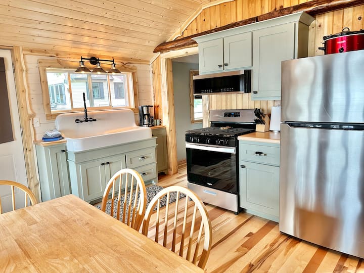 Beachside On Autrain Lk! Enjoy The Sunrise & View! - Au Train, MI