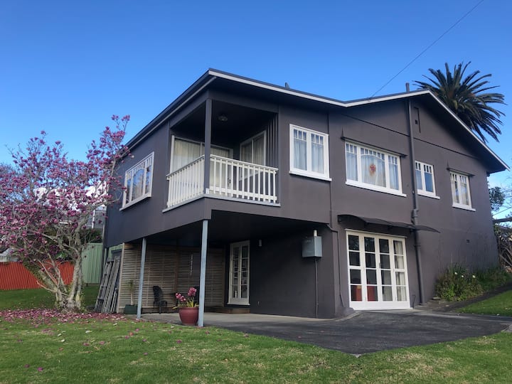 Renovated Modern Apartment - Walk To Cbd - Tauranga