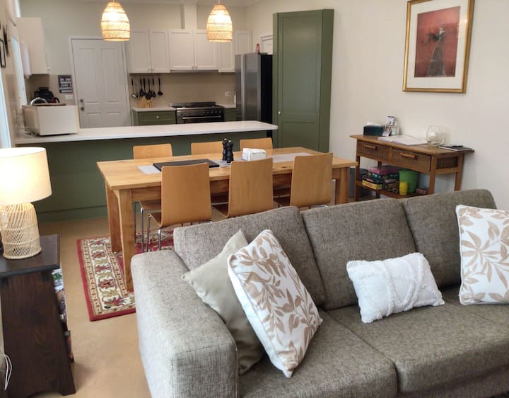 Andrea's White House Retreat : Relax & Reconnect - Kosciuszko National Park