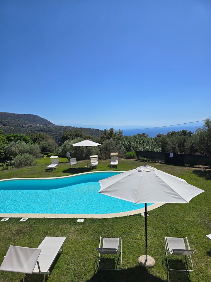 Villa Mimosa  Pool And View Near Sea, Quiet Area - Tropea